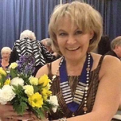 Say it with Flowers | News | Blog | Events | SI Crosby